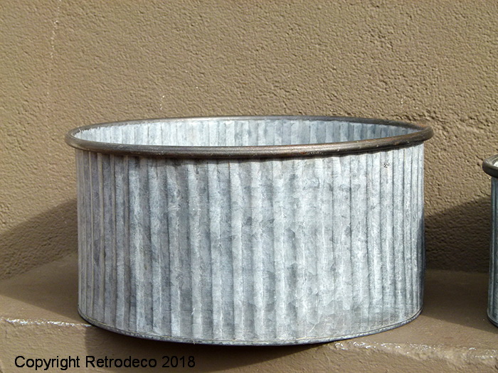 Jardinière ronde métal zinc ondulé GM déco campagne Tobs | Retrodeco.fr