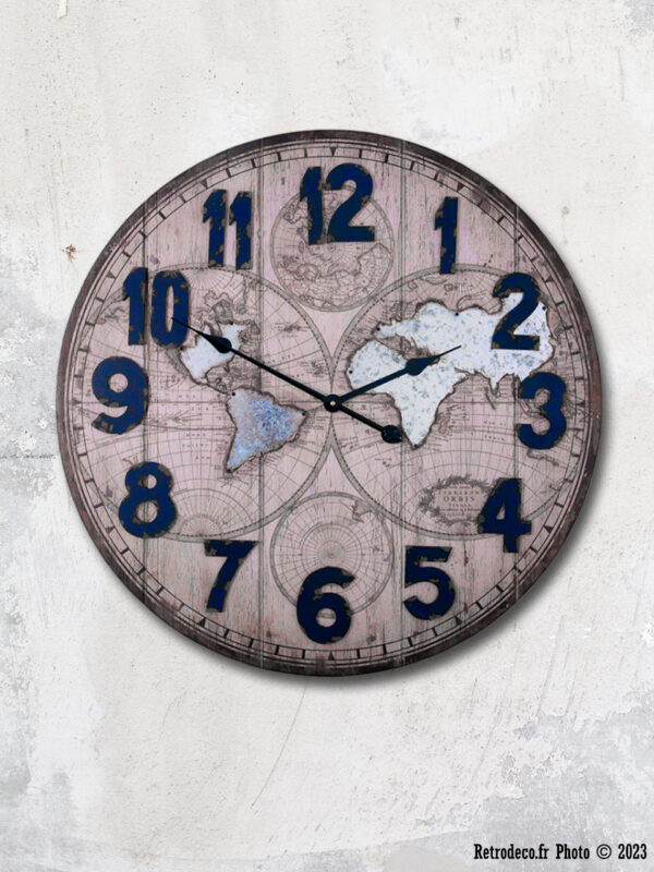 Horloge bois et zinc mappemonde déco brocante Antic Line | Retrodeco.fr